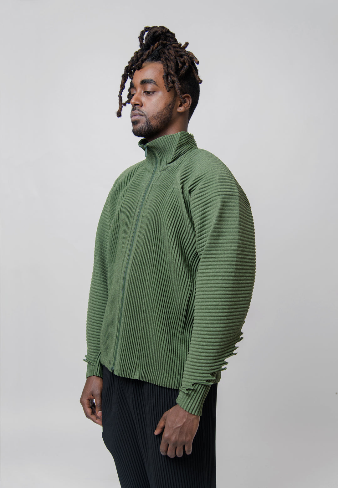 Serrate Pleated Zip Jacket Green JC180-62 – NOMAD