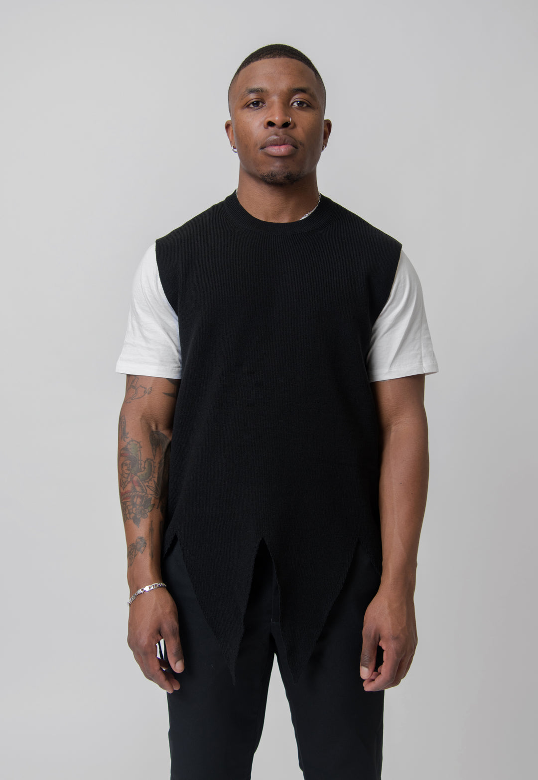 Cut Out Pullover Sweater Vest Black PK-N017 – NOMAD